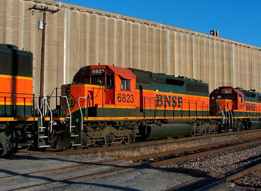 BNSF 6823